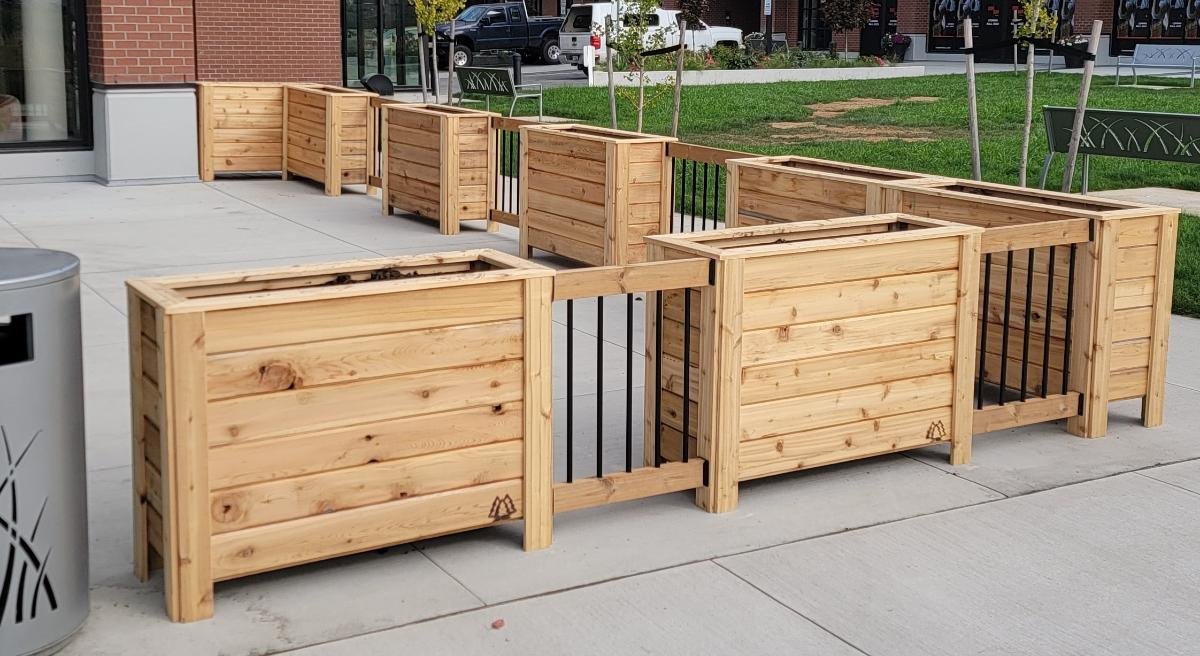 Portfolio | Custom Cedar Planters & Trellis Panels | RC Planters